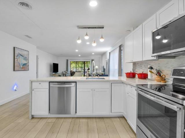 Luxury apartment complex for rent in Boca Raton, Florida
