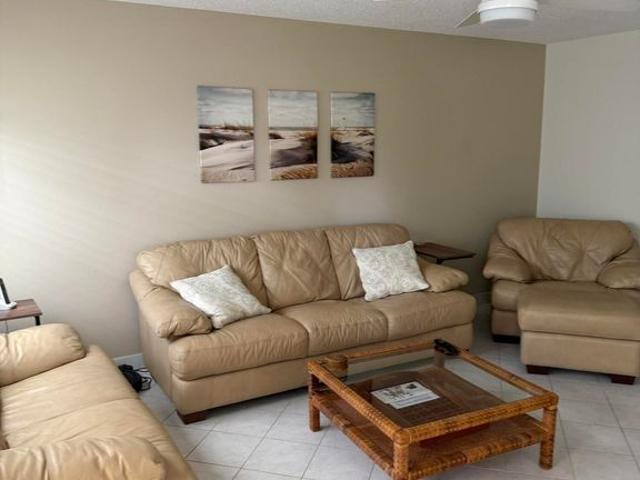 Luxury apartment complex for rent in Boca Raton, Florida