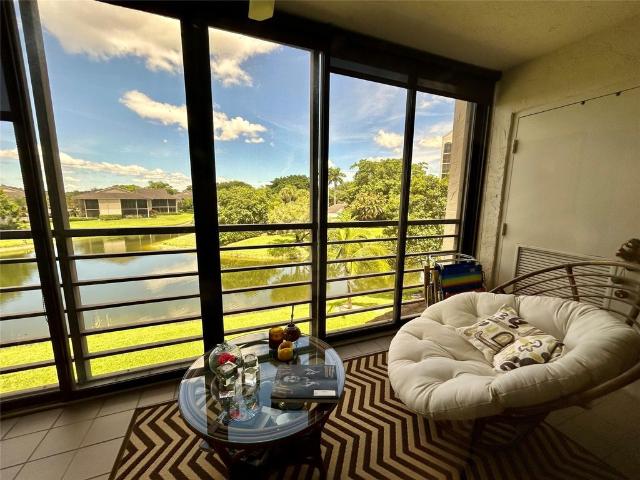 Luxury apartment complex for rent in Boca Raton, Florida