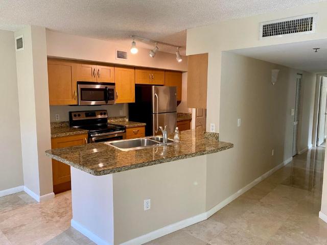 Luxury apartment complex for rent in Boca Raton, Florida