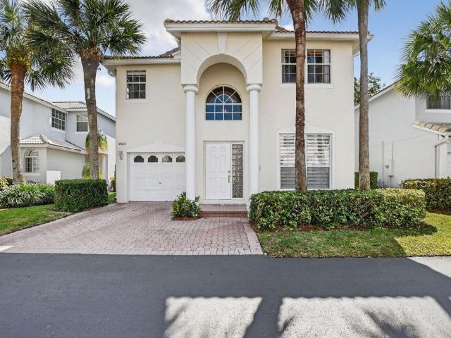 Luxury apartment complex for rent in Boca Raton, Florida