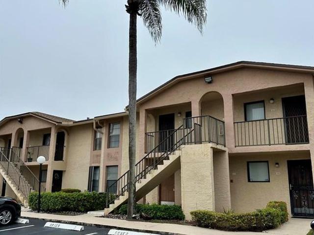 Luxury apartment complex for rent in Boca Raton, Florida