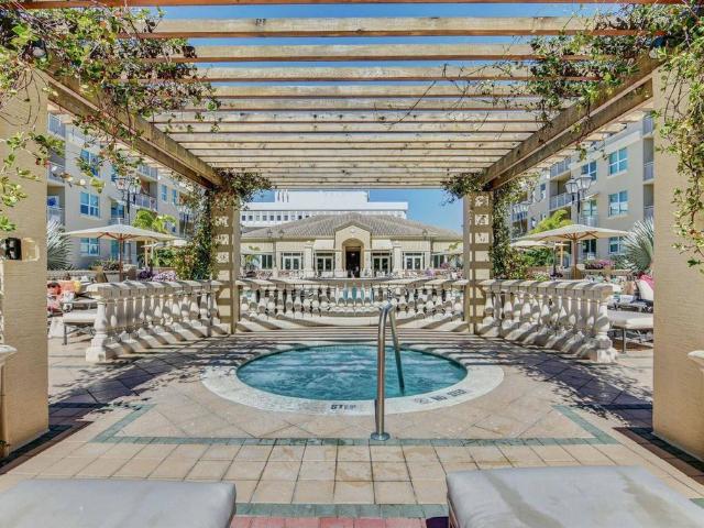 Luxury apartment complex for rent in Boca Raton, Florida