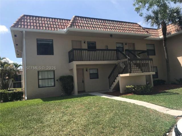 Luxury apartment complex for rent in Boca Raton, Florida