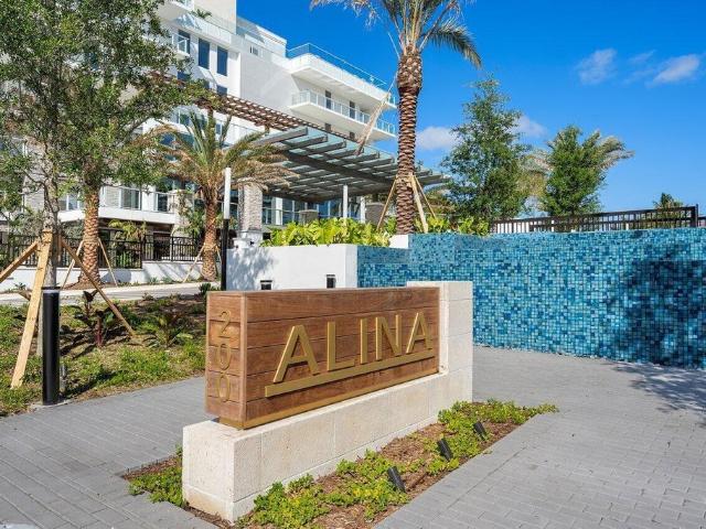 Luxury apartment complex for rent in Boca Raton, Florida
