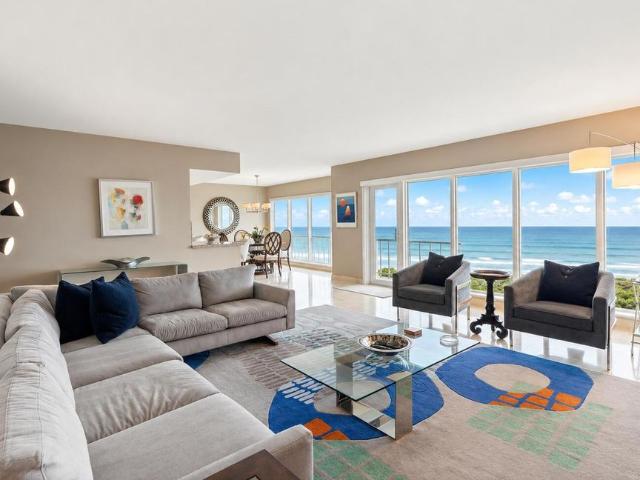 Luxury apartment complex for rent in Boca Raton, Florida
