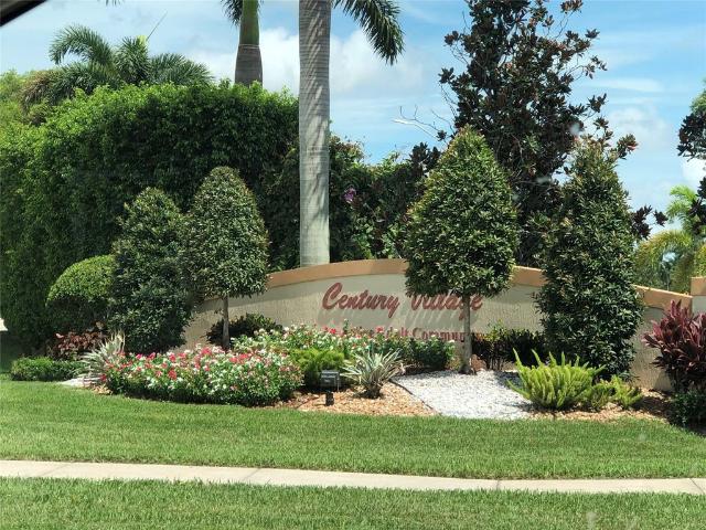 Luxury apartment complex for rent in Boca Raton, Florida