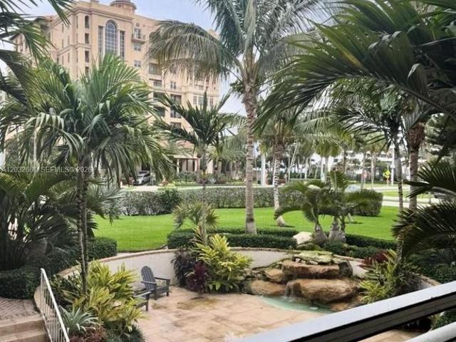 Luxury apartment complex for rent in Boca Raton, Florida