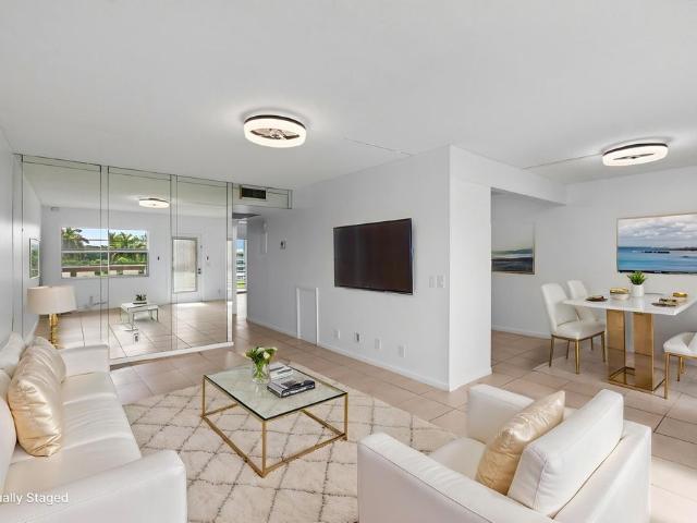 Luxury apartment complex for rent in Boca Raton, Florida