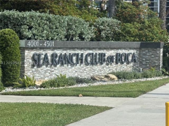 Luxury apartment complex for rent in Boca Raton, Florida