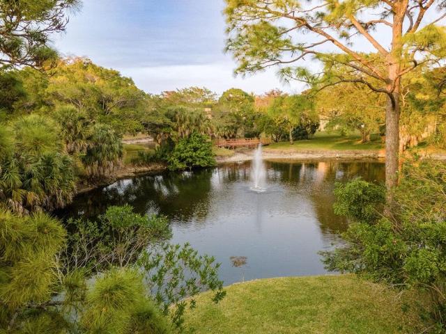 Luxury apartment complex for rent in Boca Raton, Florida