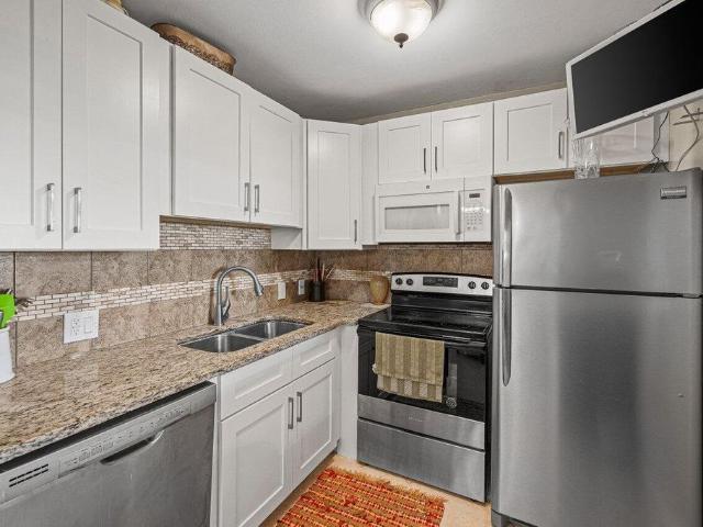 Luxury apartment complex for rent in Boca Raton, Florida
