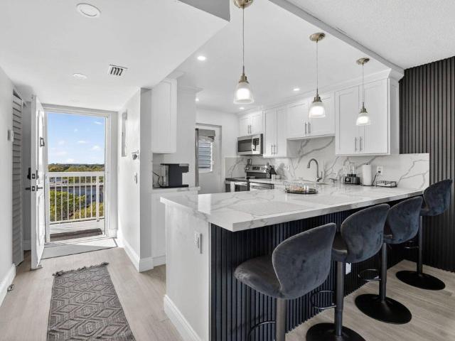 Luxury apartment complex for rent in Boca Raton, Florida