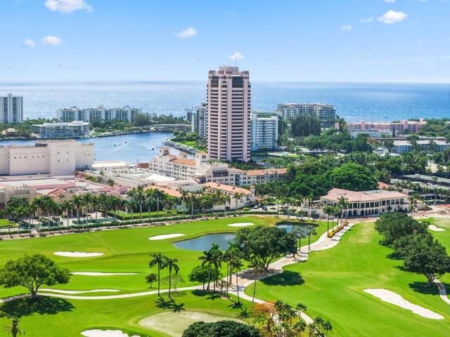 Luxury apartment complex for rent in Boca Raton, Florida