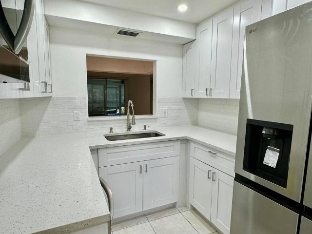 Luxury apartment complex for rent in Boca Raton, Florida