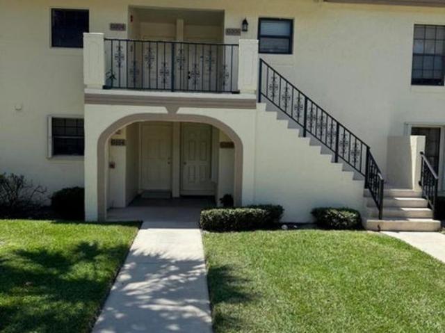 Luxury apartment complex for rent in Boca Raton, Florida