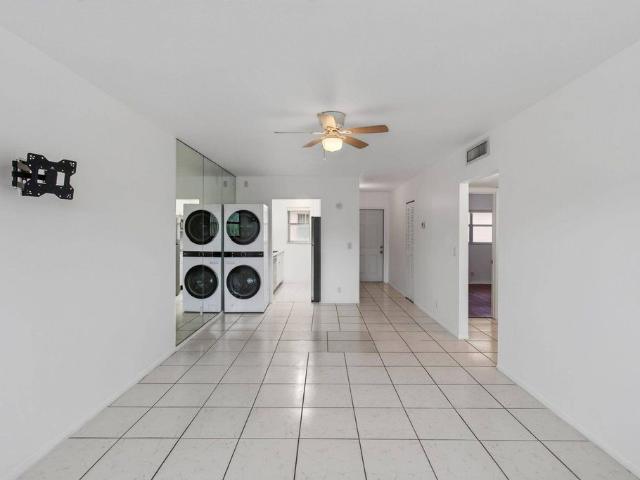 Luxury apartment complex for rent in Boca Raton, Florida