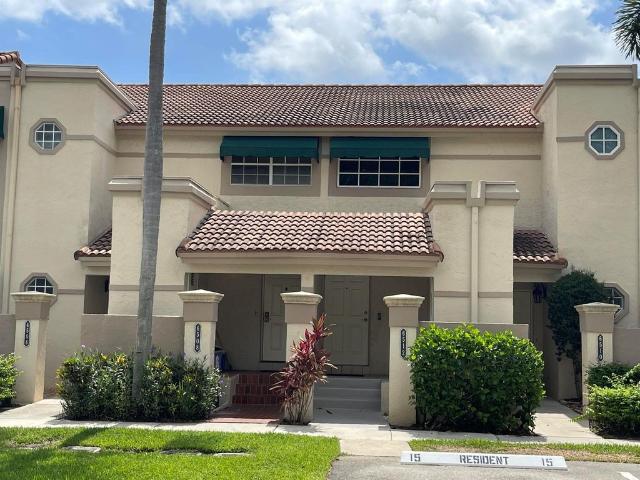 Luxury apartment complex for rent in Boca Raton, Florida