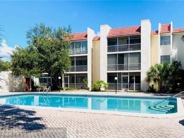 Luxury apartment complex for rent in Boca Raton, Florida