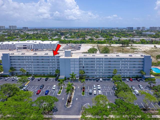 Luxury apartment complex for rent in Boca Raton, Florida