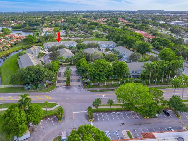Luxury apartment complex for rent in Boca Raton, Florida