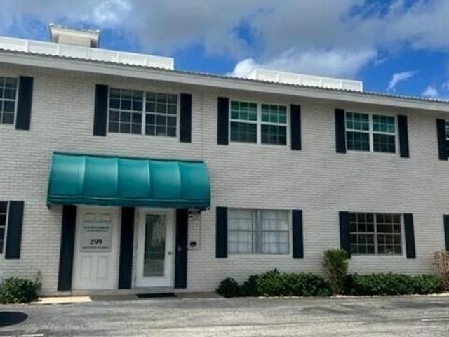 Luxury apartment complex for rent in Boca Raton, Florida