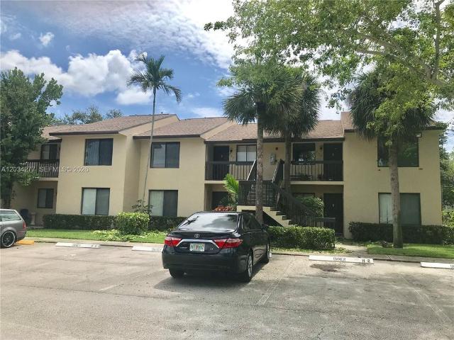 Luxury apartment complex for rent in Boca Raton, Florida