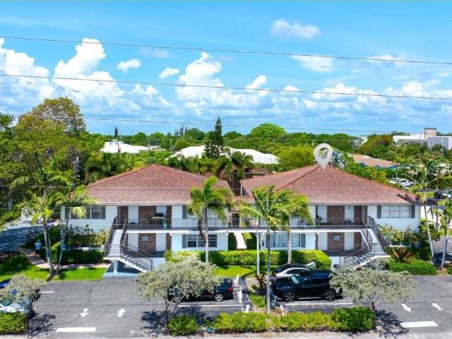 Luxury apartment complex for rent in Boca Raton, Florida