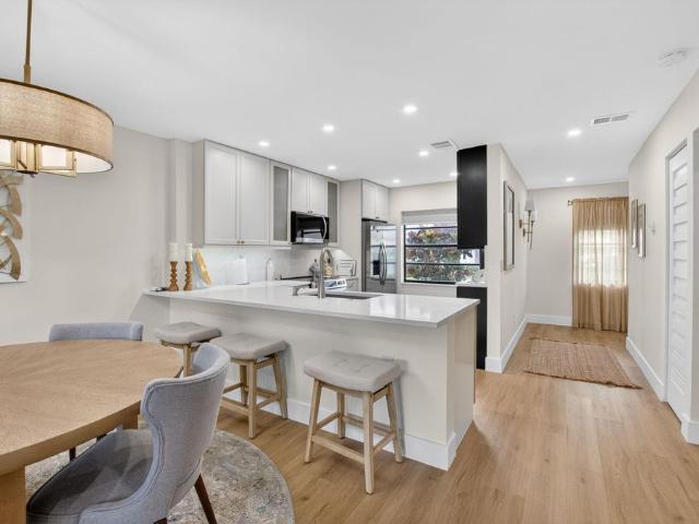 Luxury apartment complex for rent in Boca Raton, Florida