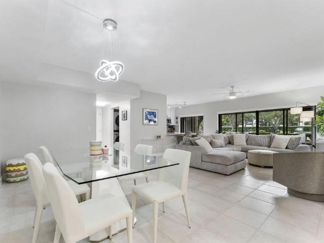 Luxury apartment complex for rent in Boca Raton, Florida