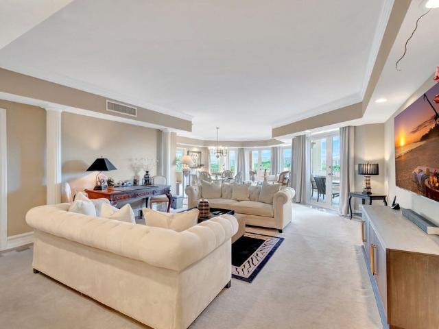 Luxury apartment complex for rent in Boca Raton, Florida