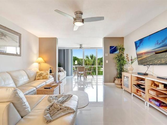 Luxury apartment complex for rent in Boca Raton, Florida
