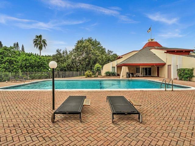 Luxury apartment complex for rent in Boca Raton, Florida