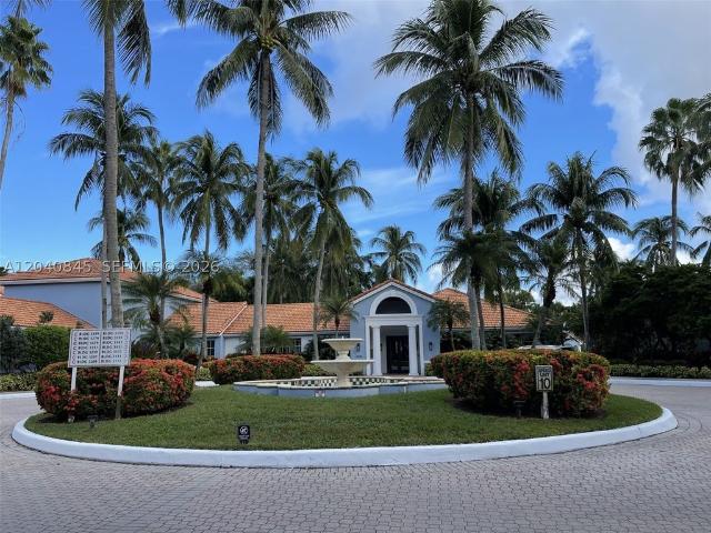 Luxury apartment complex for rent in Boca Raton, Florida
