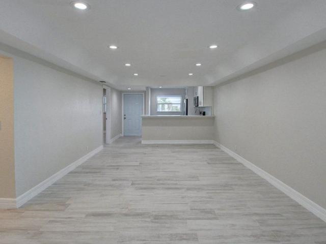 Luxury apartment complex for rent in Boca Raton, Florida