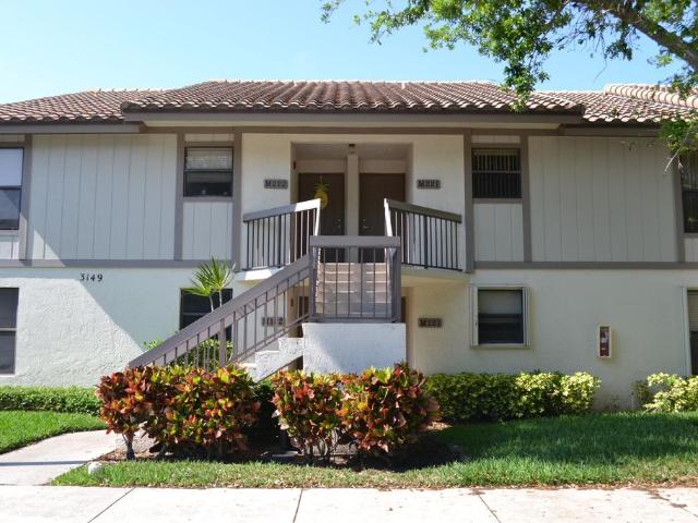 Luxury apartment complex for rent in Boca Raton, Florida
