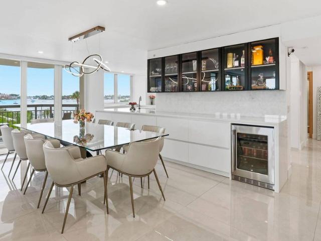 Luxury apartment complex for rent in Boca Raton, Florida
