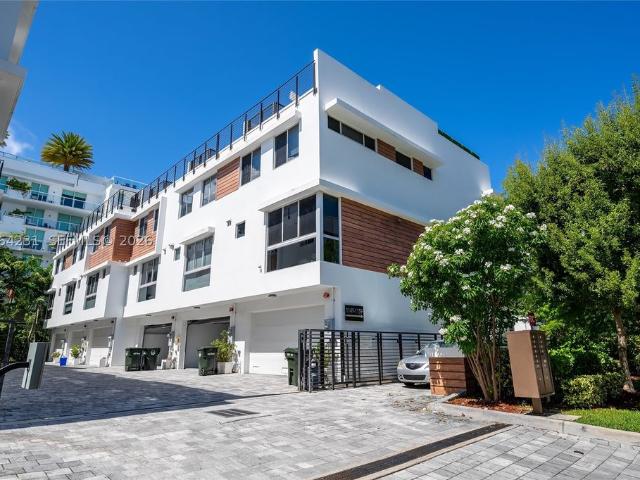 Luxury apartment complex for rent in Bay Harbor Islands, Florida