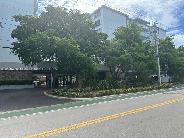 Luxury apartment complex for rent in Bay Harbor Islands, Florida