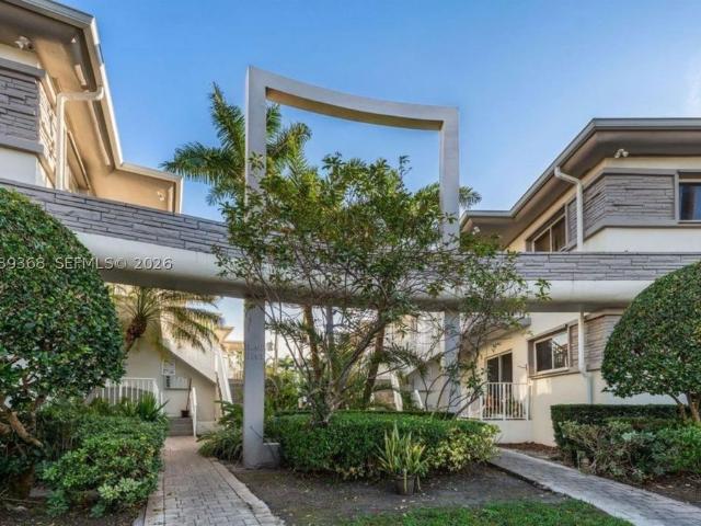 Luxury apartment complex for rent in Bay Harbor Islands, Florida
