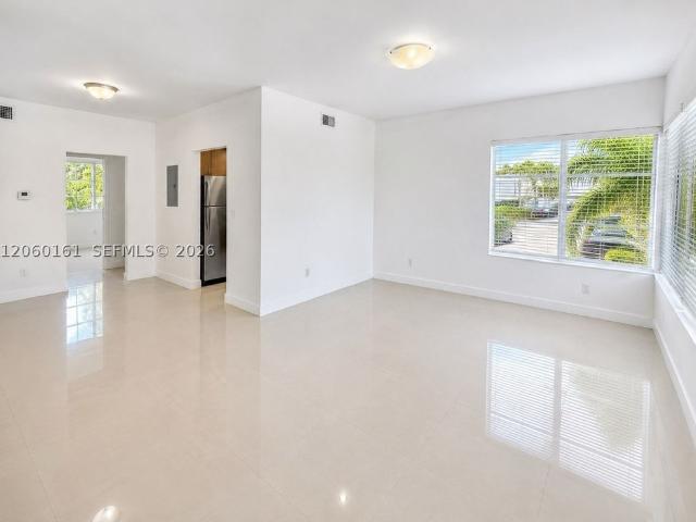 Luxury apartment complex for rent in Bay Harbor Islands, United States
