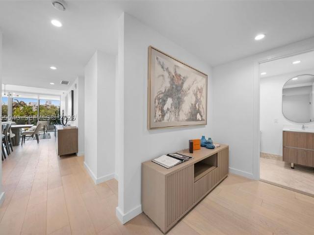 Luxury apartment complex for rent in Bay Harbor Islands, United States