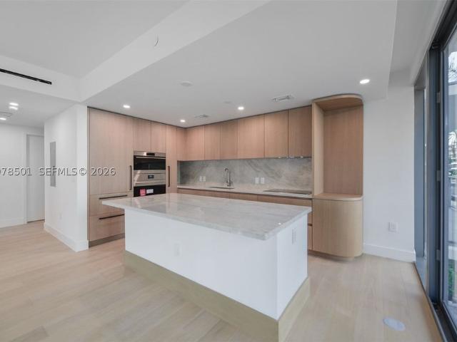 Luxury apartment complex for rent in Bay Harbor Islands, United States