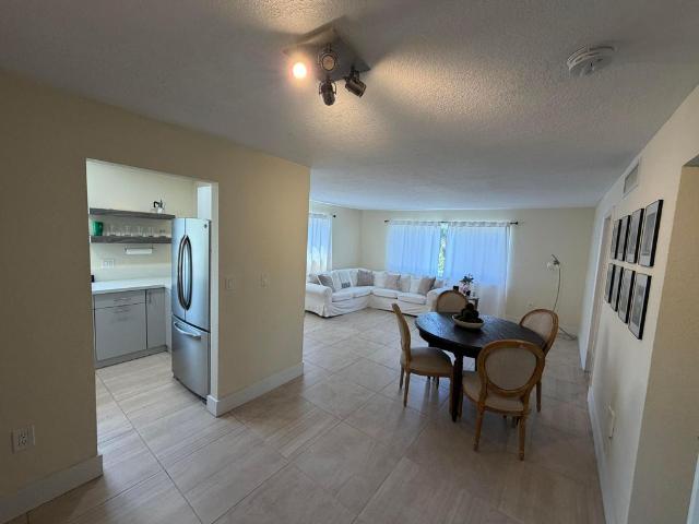 Luxury apartment complex for rent in Bay Harbor Islands, United States