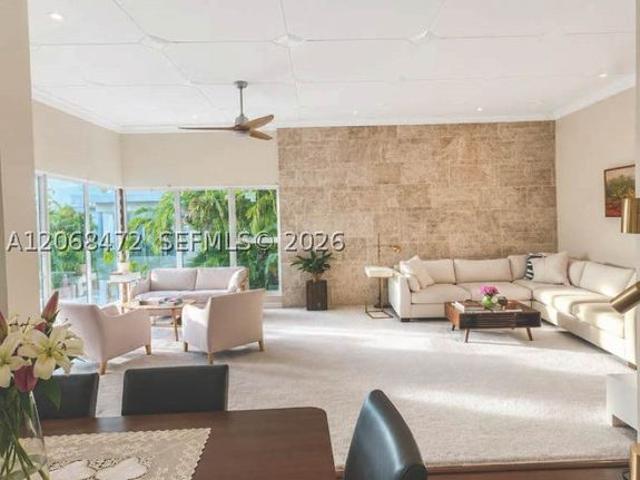 Luxury apartment complex for rent in Bay Harbor Islands, United States