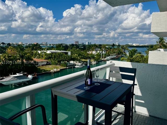 Luxury apartment complex for rent in Bay Harbor Islands, United States