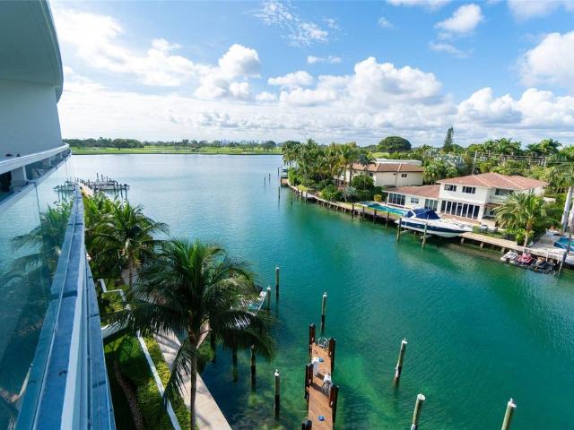 Luxury apartment complex for rent in Bay Harbor Islands, United States