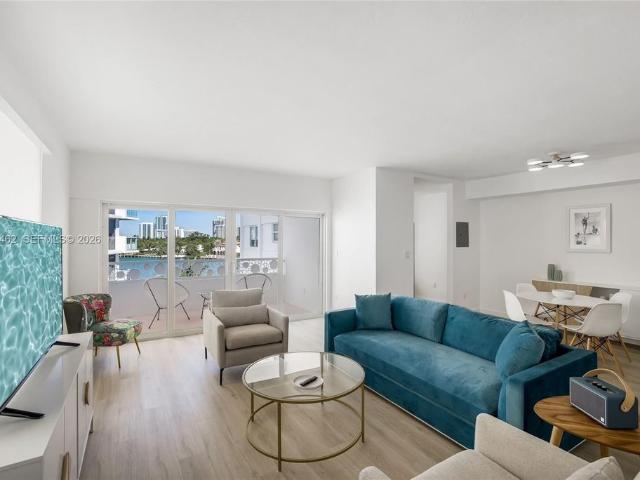 Luxury apartment complex for rent in Bay Harbor Islands, United States