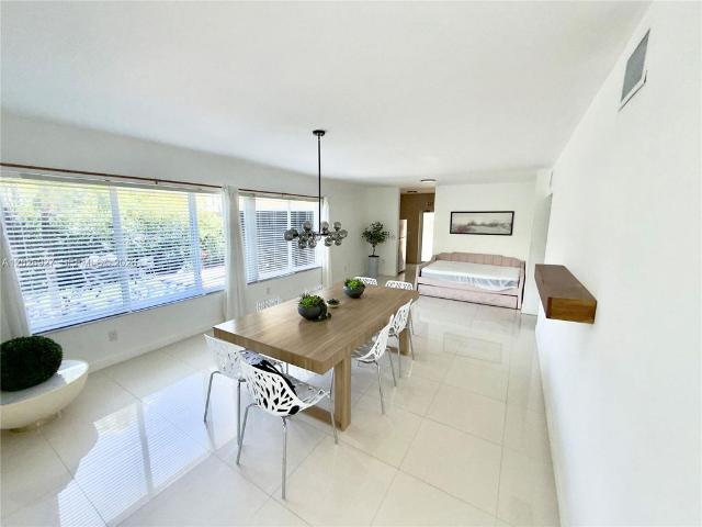 Luxury apartment complex for rent in Bay Harbor Islands, United States