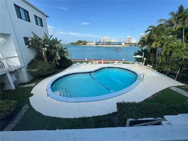 Luxury apartment complex for rent in Bay Harbor Islands, United States